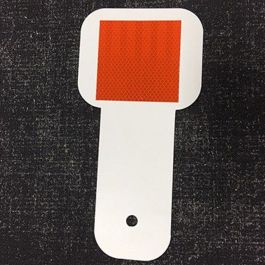 Paddle Reflector for Concrete Barrier